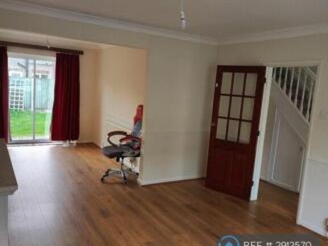 3 bedroom semi detached house for rent in Carswell Close, Brentwood, CM13