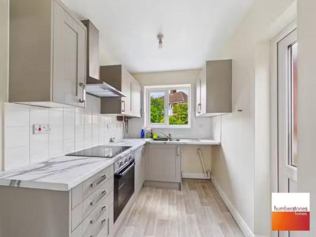 3 bedroom semi detached house for rent in Castle Road West O.