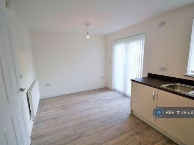 3 bedroom semi detached house for rent in Cassidy Way, Eccles, Manchester, M30