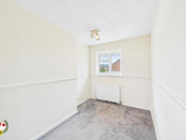 3 bedroom semi detached house for rent in Cedar Road, Brockworth, Gloucester, GL3