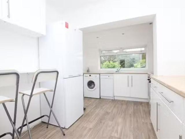 3 bedroom semi detached house for rent in Cedric Road, Bath, BA1
