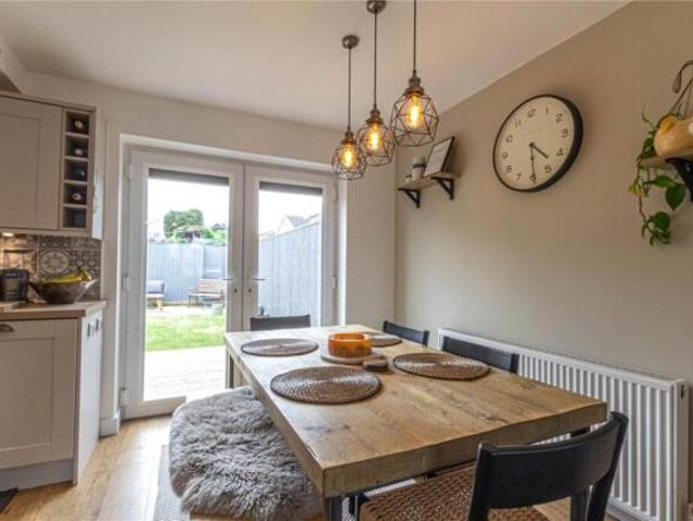3 bedroom semi detached house for rent in Chaffinch Walk, Netherton, Huddersfield, West Yorkshire, HD4
