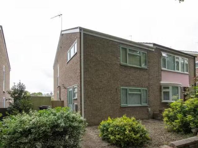 3 bedroom semi detached house for rent in Chaplains Close, Hav.