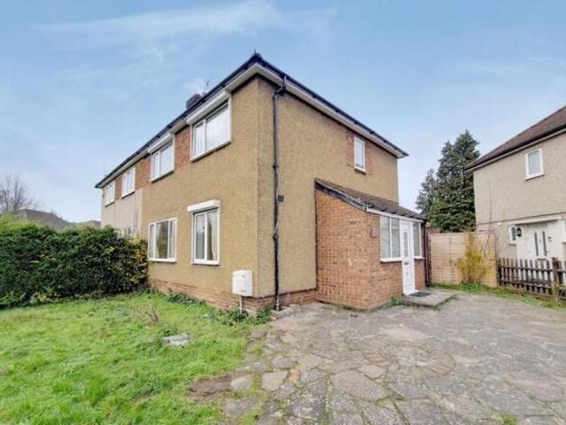 3 bedroom semi detached house for rent in Charlbury Avenue, Stanmore, HA7