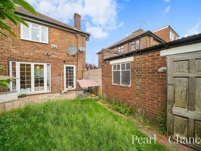 3 bedroom semi detached house for rent in Cheviot Gardens, London, NW2