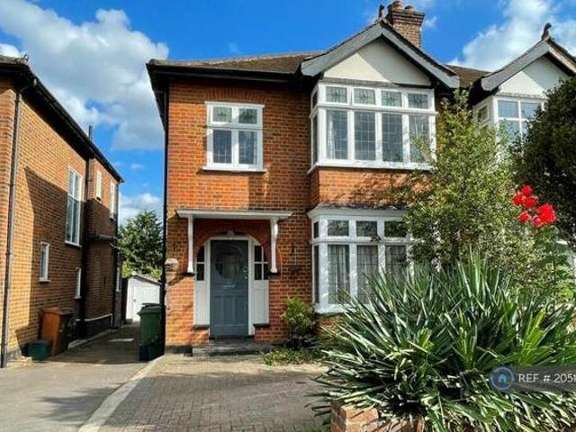 3 Bedroom Semi detached House For Rent In Cheam, Sutton