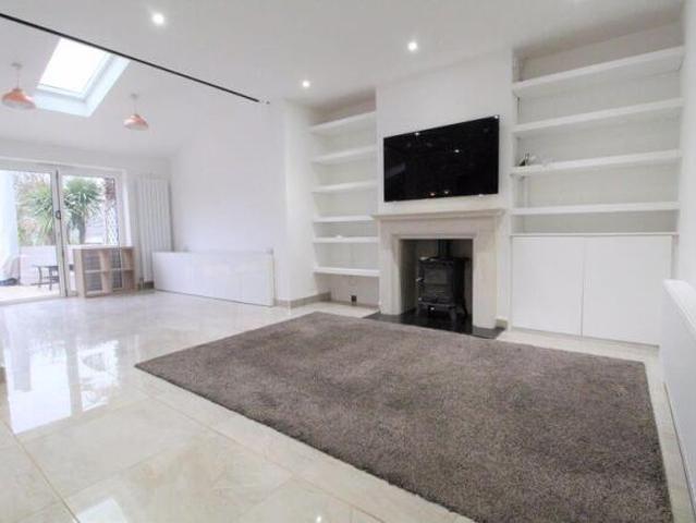 3 bedroom semi detached house for rent in Chelmsford Road, Brentwood, CM15