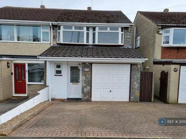 3 Bedroom Semi detached House For Rent In Cheslyn Hay
