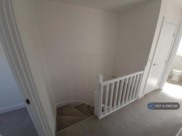 3 bedroom semi detached house for rent in Chester Drive, Doncaster, DN4