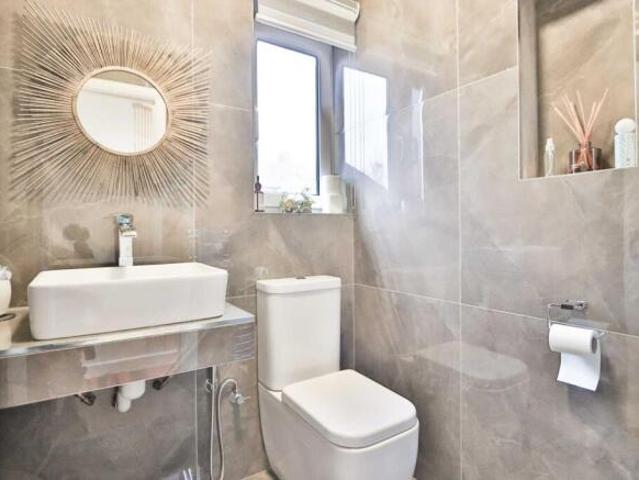 3 bedroom semi detached house for rent in Chilmark Gardens, New Malden, KT3