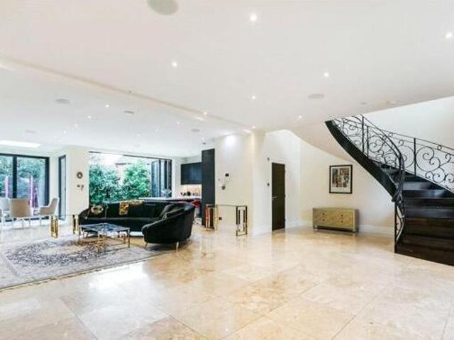 3 Bedroom Semi detached House For Rent In Chiswick
