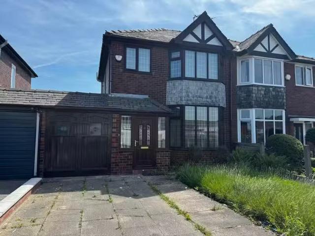 3 bedroom semi detached house for rent in Church Street, Littl.