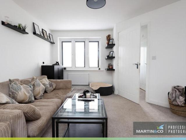 3 bedroom semi detached house for rent in Church Road, St Edeyrns, CF3
