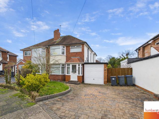 3 bedroom semi detached house for rent in Conway Avenue Quinton, B32