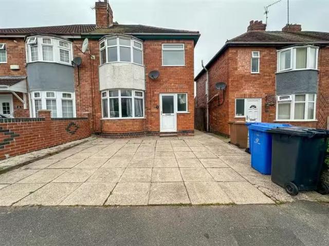 3 bedroom semi detached house for rent in Constable Lane, Litt.