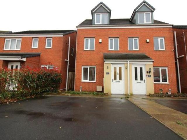 3 bedroom semi detached house for rent in Coltishall Grove, Wolverhampton, WV2