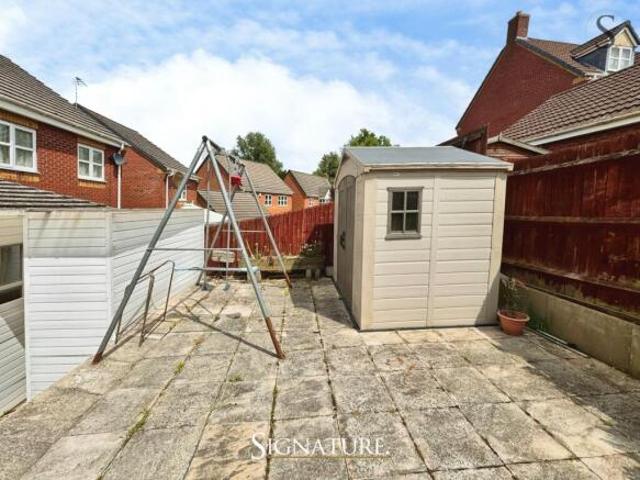 3 bedroom semi detached house for rent in Columbine Road, Hamilton, Leicester, LE5