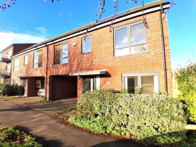 3 bedroom semi detached house for rent in Colville Road, Cambridge, CB1