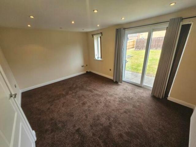 3 bedroom semi detached house for rent in Coleshill Way, Bradford, BD4