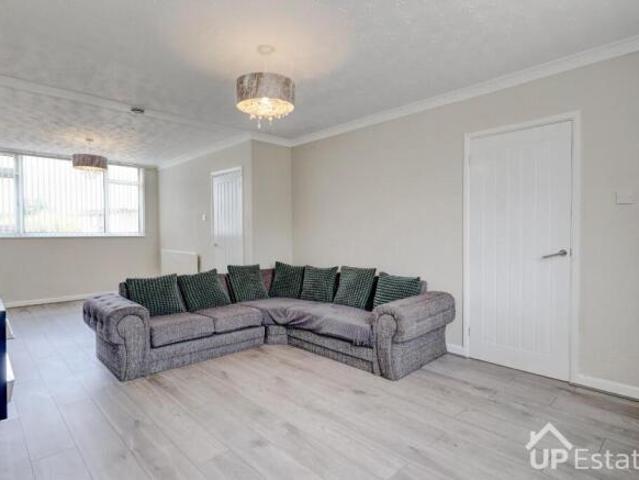 3 bedroom semi detached house for rent in Colina Close, Coventry, CV3
