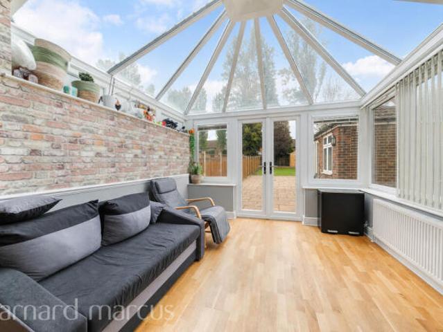 3 bedroom semi detached house for rent in Collyer Avenue, CROYDON, CR0