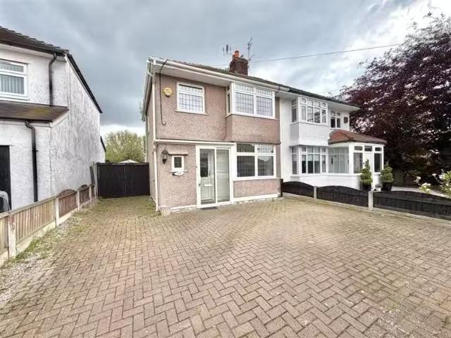 3 bedroom semi detached house for rent in Cortsway, Wirral, CH49