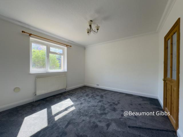 3 bedroom semi detached house for rent in Claybridge Road, Grove Park, London, SE12 9QU, SE12