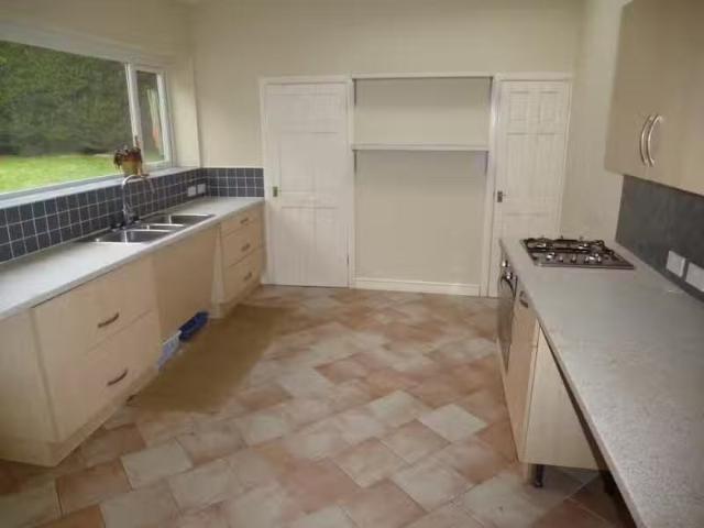 3 bedroom semi detached house for rent in Clapgate Lane, BIRMI.