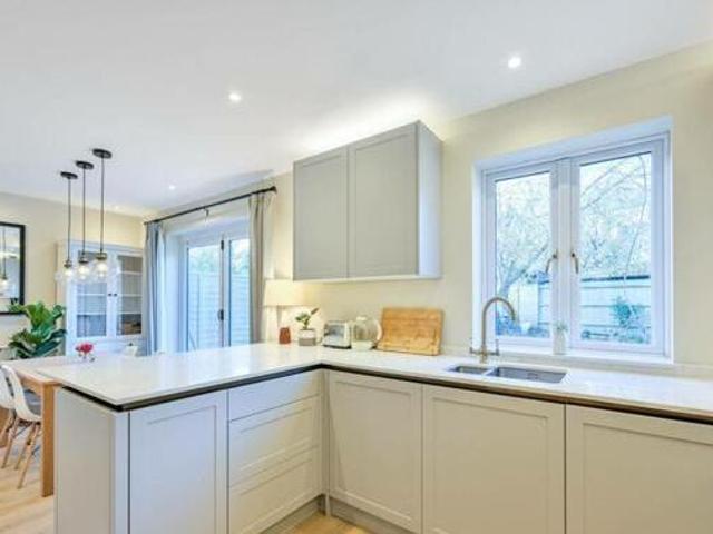 3 Bedroom Semi detached House For Rent In Clapham, London