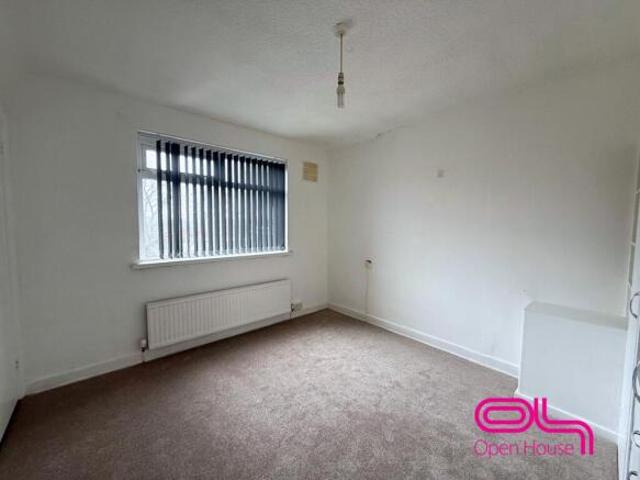 3 bedroom semi detached house for rent in Crompton Way, Bolton, BL1