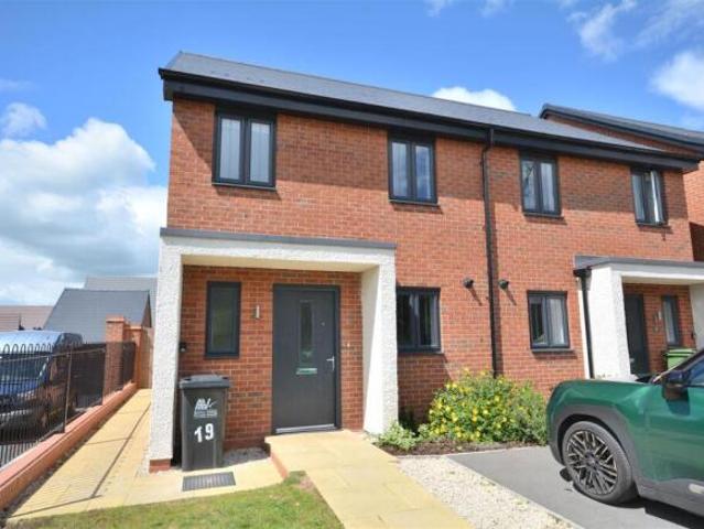 3 bedroom semi detached house for rent in Crabtree Hill Drive, Derby, DE22