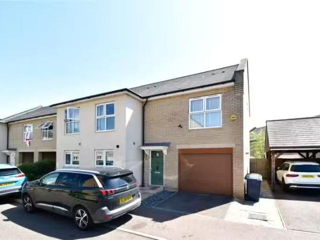 3 bedroom semi detached house for rent in Cranesbill Close, Ca.