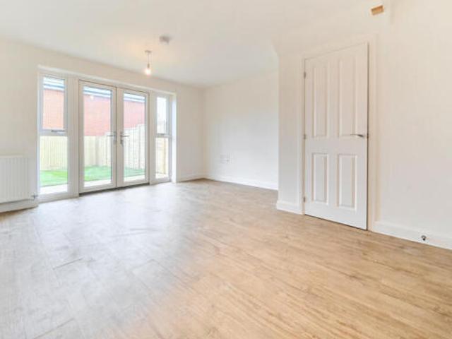 3 bedroom semi detached house for rent in Crusoe Street, ME20