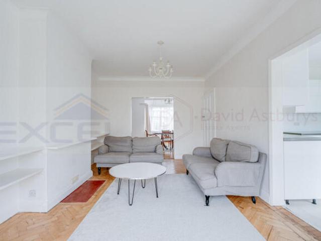 3 bedroom semi detached house for rent in Cyprus Avenue, Finchley, London, N3