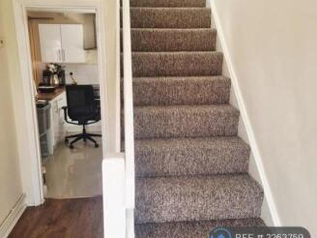 3 bedroom semi detached house for rent in Dalby Close, Luton, LU4
