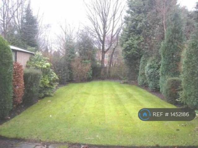 3 bedroom semi detached house for rent in Dalston Drive, Manchester, M20