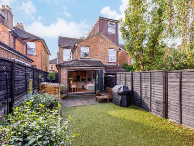3 bedroom semi detached house for rent in Dapdune Road, Guildford, GU1