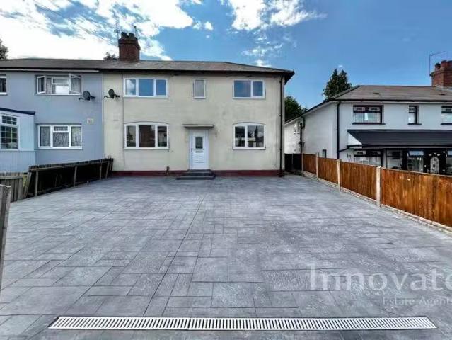 3 bedroom semi detached house for rent in Darby Road, Oldbury.