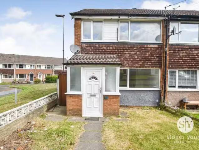 3 bedroom semi detached house for rent in Dawlish Close, Black.