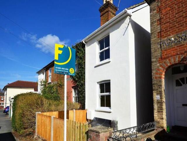 3 bedroom semi detached house for rent in Denzil Road, Guildford, GU2
