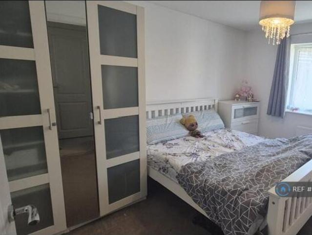 3 bedroom semi detached house for rent in Dennis Street, Eastleaze, Swindon, SN5