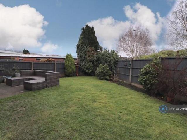 3 bedroom semi detached house for rent in Dean Court, Bolton, BL1
