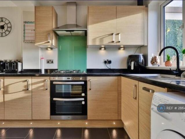 3 bedroom semi detached house for rent in Deramore Drive West, York, YO10