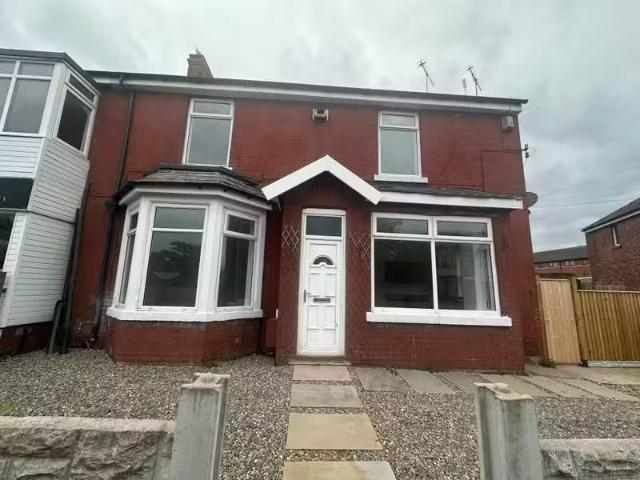 3 bedroom semi detached house for rent in Devonshire Road, Bla.