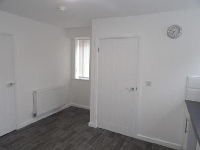 3 bedroom semi detached house for rent in Devonshire Road, Intake, Doncaster, DN2