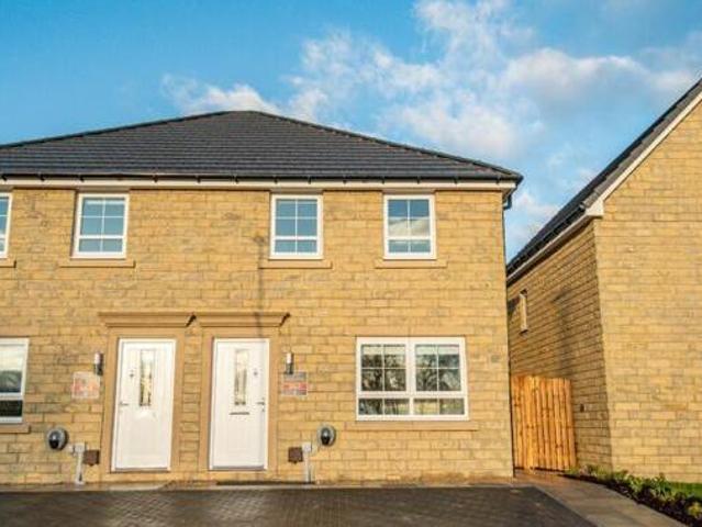 3 Bedroom Semi detached House For Rent In Dewsbury, West Yorkshire