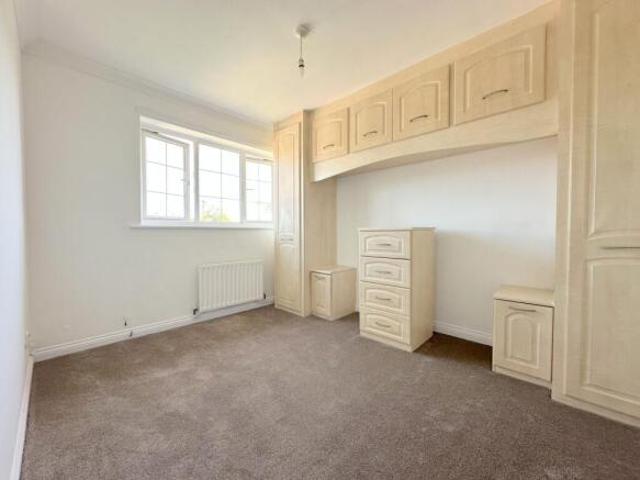 3 bedroom semi detached house for rent in Dexter Close, Luton, LU3