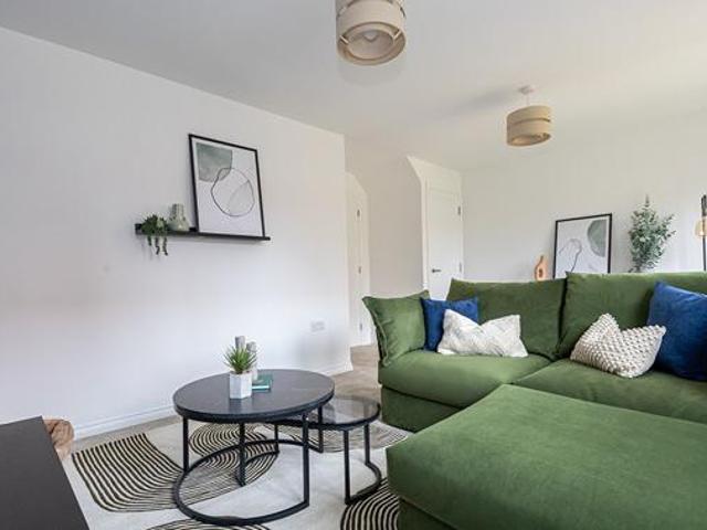 3 Bedroom Semi detached House For Rent In Discovery Way