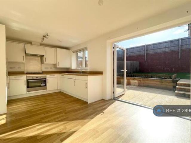 3 bedroom semi detached house for rent in Don Allen Drive, Basingstoke, RG24