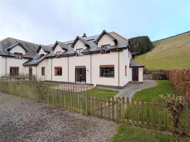 3 bedroom semi detached house for rent in Doone Valley, EX35